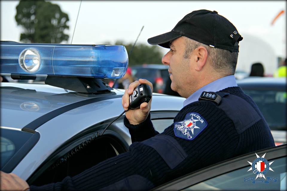 "Iridu jitgħallmu ma jitrattawx lill-pulizija żibel" - pulizija fil ...