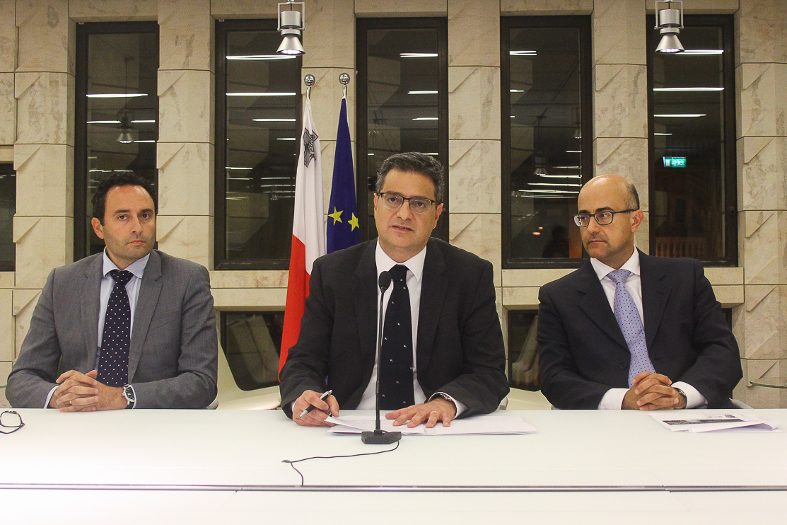 “Malta miżgħuda b’indħil politiku” – Adrian Delia - Newsbook