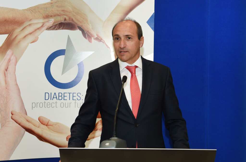 Don't be fooled by "Chris Ferne"