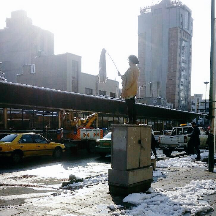 Nisa jneħħu l-velu f’postijiet pubbliċi biex… - Newsbook