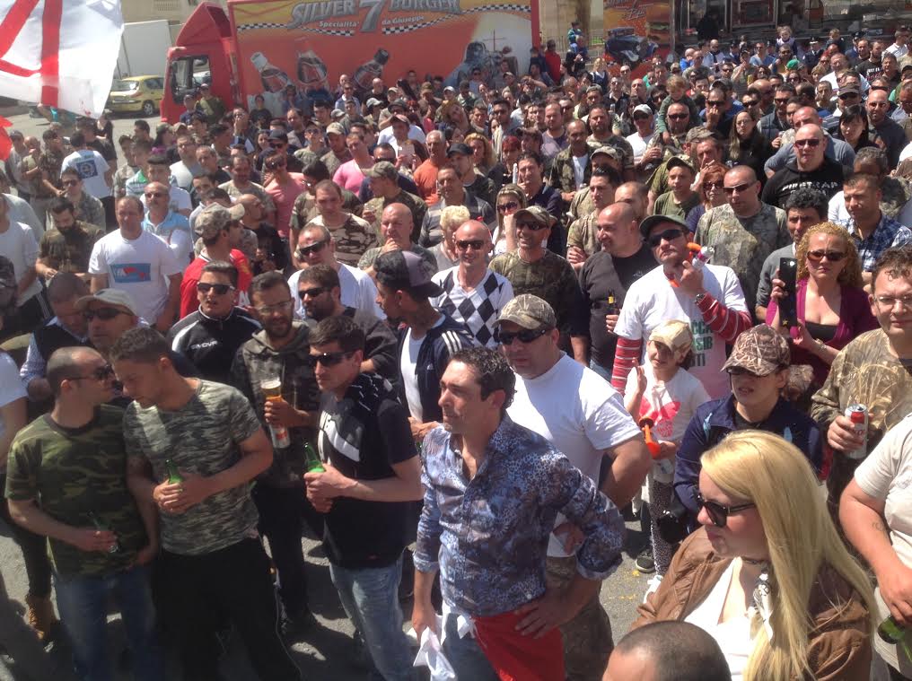 Filmat: L-ewwel mass meeting tal-kaċċaturi f'Ħal Qormi