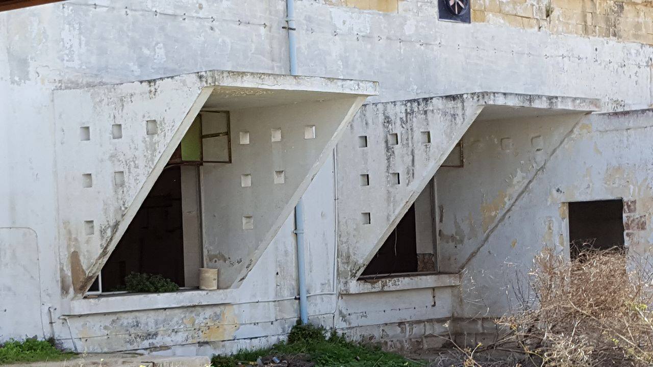 Il-kartuna tal-ħalib u l-impjant antik tal-ħalib tax-Xewkija