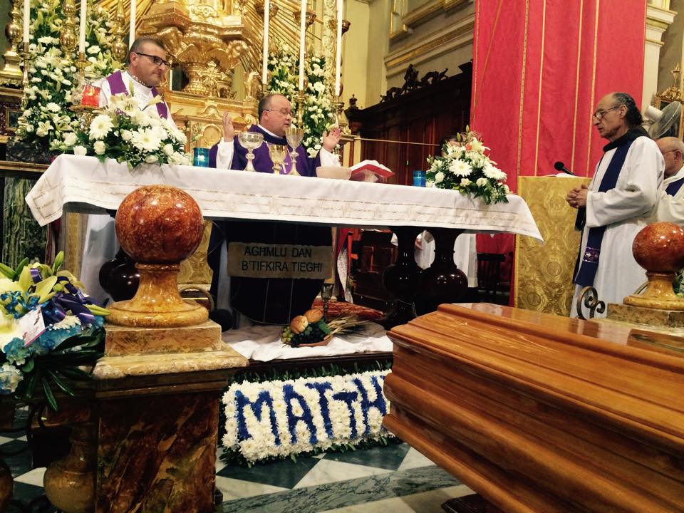 Filmat: Il-Koppini jiċċelebraw il-ħajja ta' Matthew Bartolo