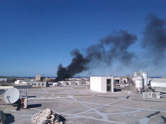Nirien ġewwa fabbrika fi Triq Tarġa Gap fil-Mosta - Newsbook Nirien ġewwa fabbrika fi Triq Tarġa Gap fil-Mosta - Newsbook