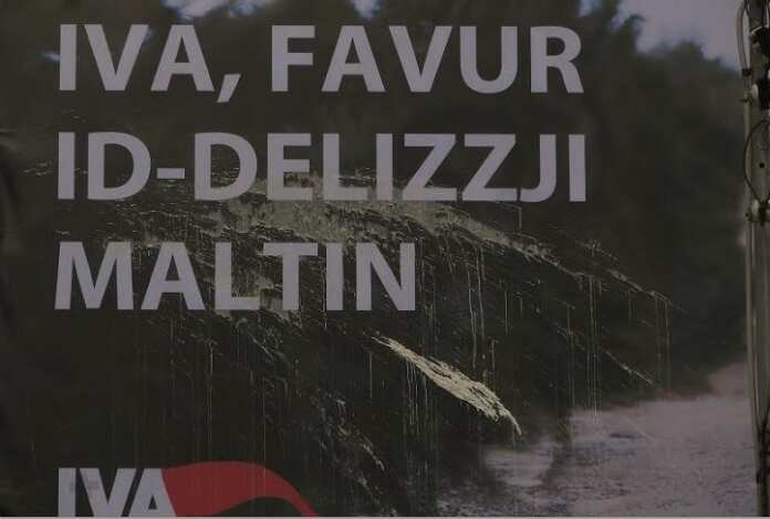 Ivvandalizzat billboard tal-IVA