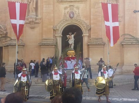 Ara hawnhekk l-Irxoxt ta' rħula u bliet differenti