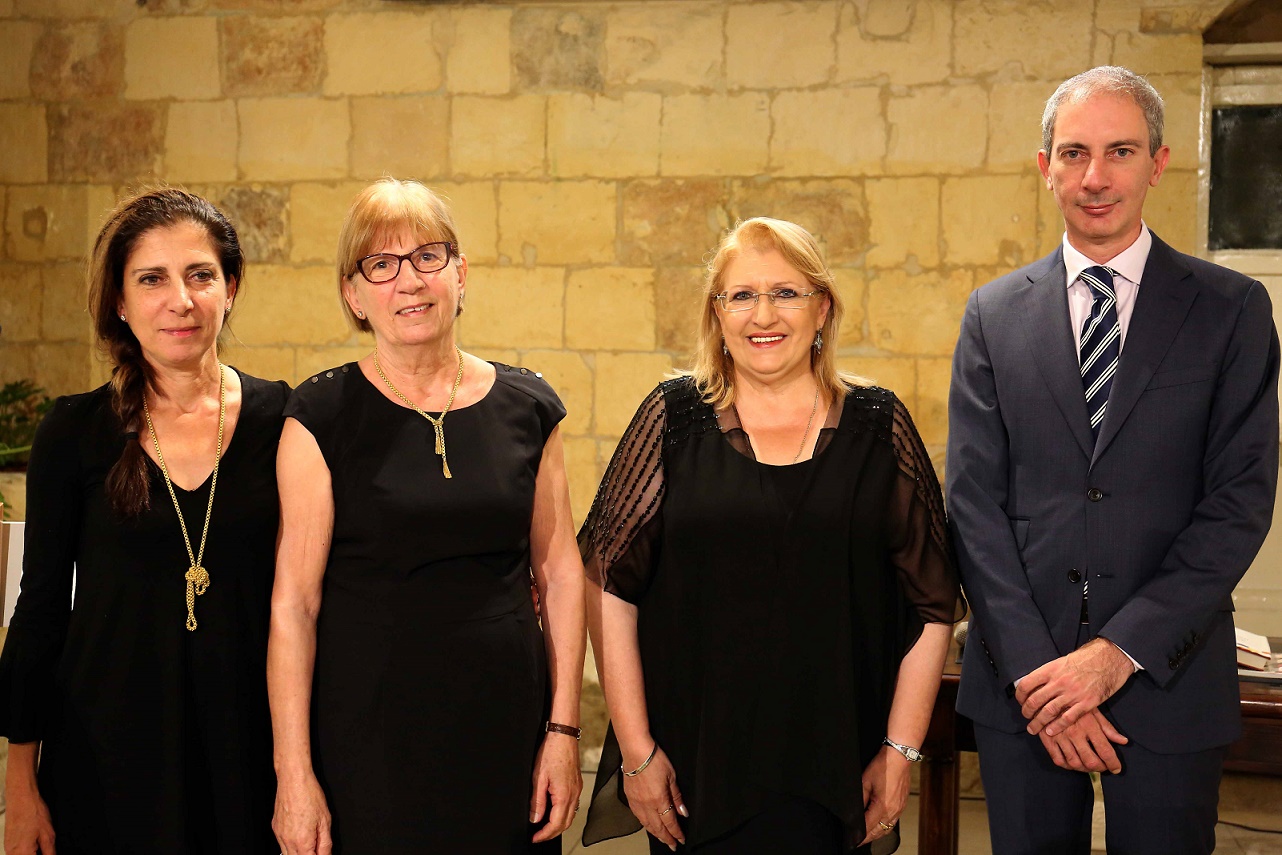 Poeżiji, kitbiet u kanzunetti jfakkru lil Lino Spiteri - Newsbook