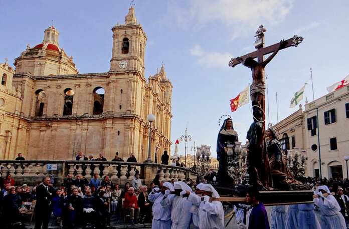Filmat: Imxi pass pass l-itwal purċissjoni tal-Ġimgħa l-Kbira