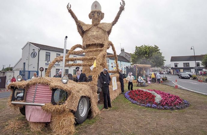 Giant straw Pope Francis wins annual scarecrow festival in Ireland