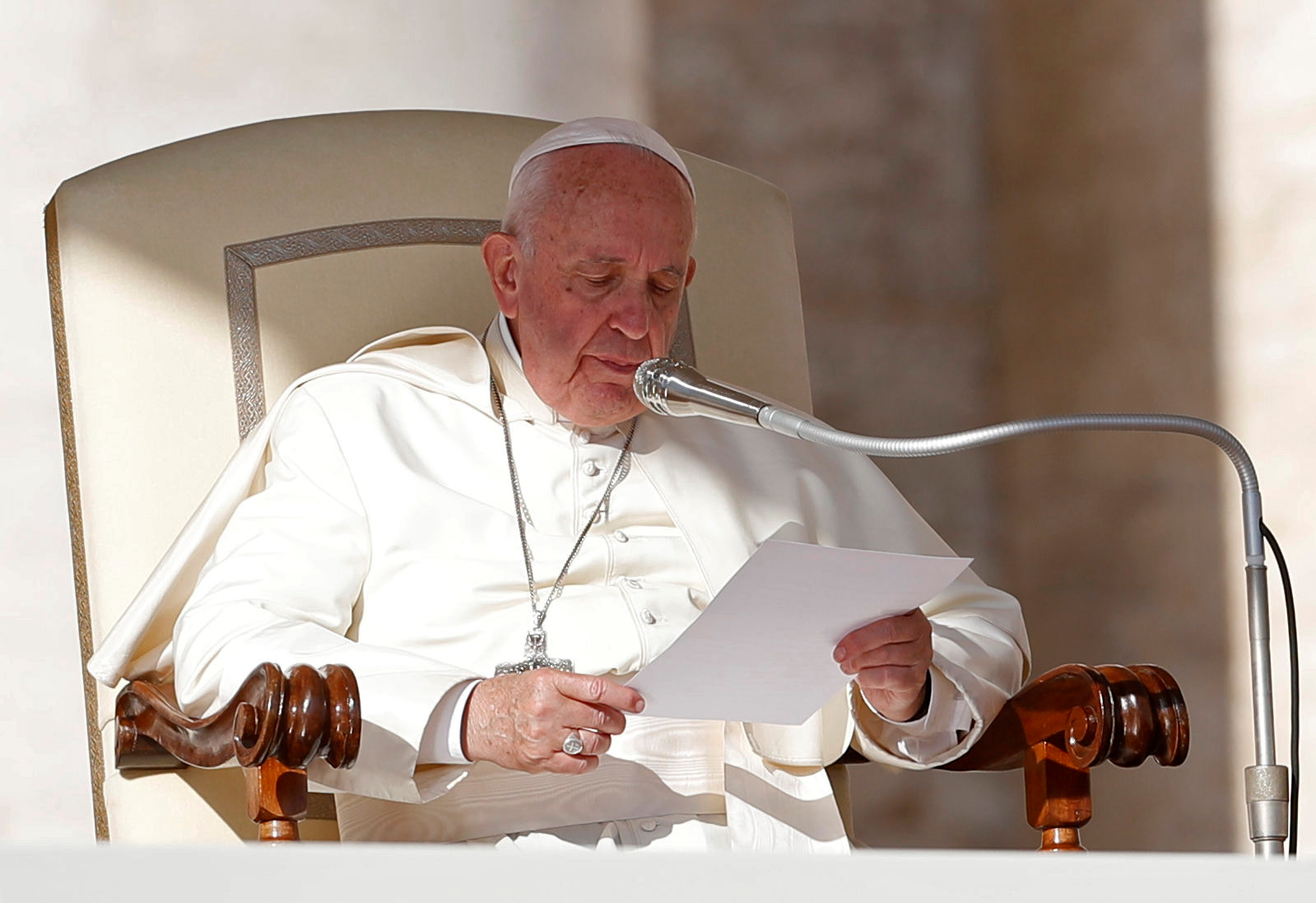 Pope asks forgiveness for theft of controversial Amazon statues
