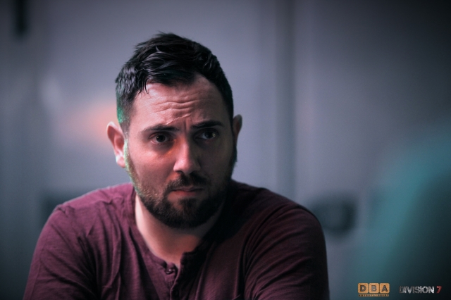 Chris se jsib protezzjoni fil-ħabs?