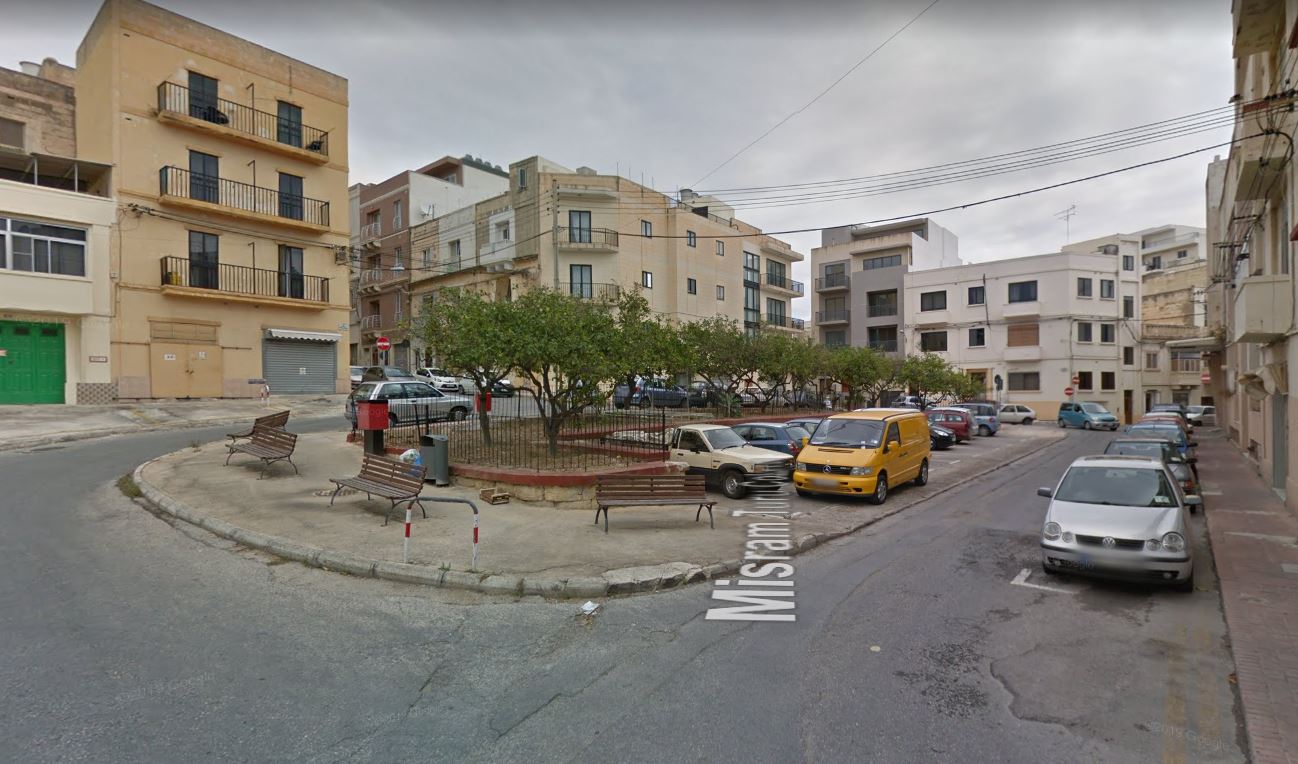 Raġel gravi wara li waqa' minn fuq mutur - Newsbook Raġel gravi wara li waqa' minn fuq mutur - Newsbook