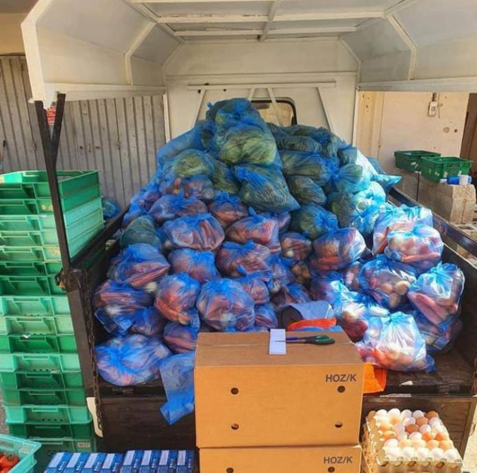 Xirja ħaxix għar-residenti f’Ħal Far u l-infermiera - Newsbook