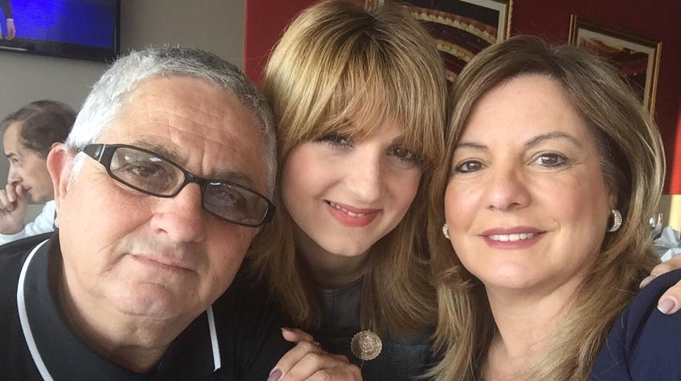 "Qisu lbieraħ li jien u missierek konna qed nistennewk titwieled ...