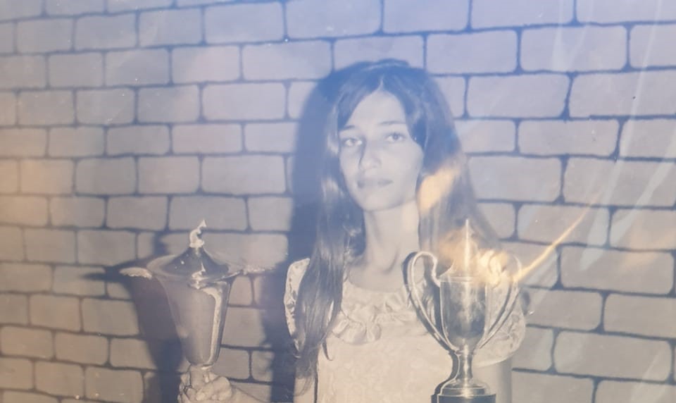 Din il-preżentatriċi llum tagħlaq 65 sena. Għaraftha?