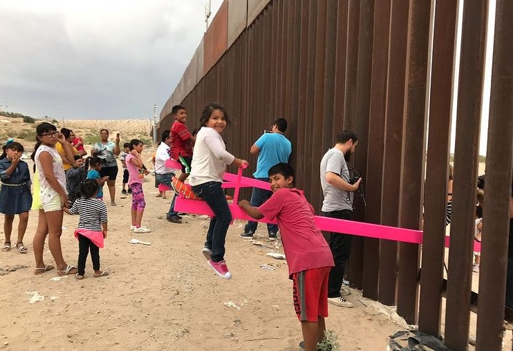 US-Mexico border seesaw installation wins ‘Design Of The Year’ for 2020 ...