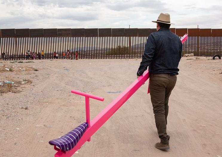 US-Mexico border seesaw installation wins ‘Design Of The Year’ for 2020 ...