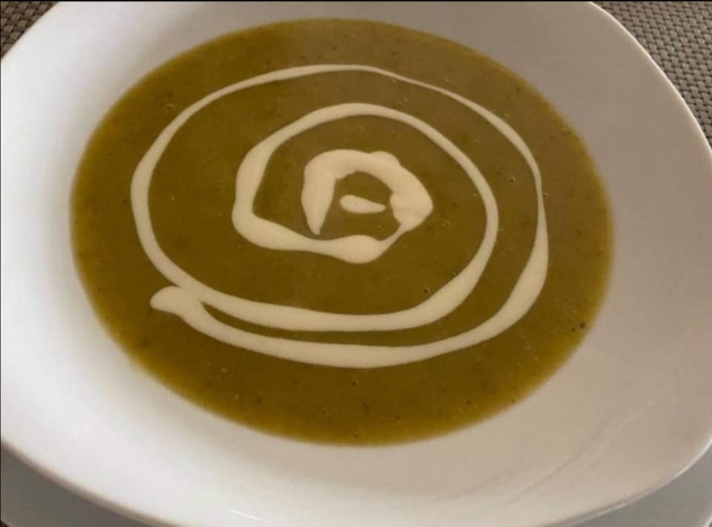 Soppa tal-piżelli u l-perżut