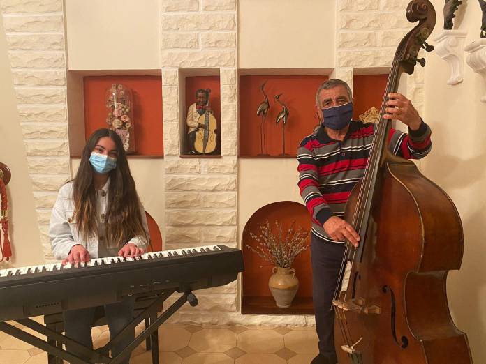 Mument speċjali għal Emma Cutajar u n-nannu John