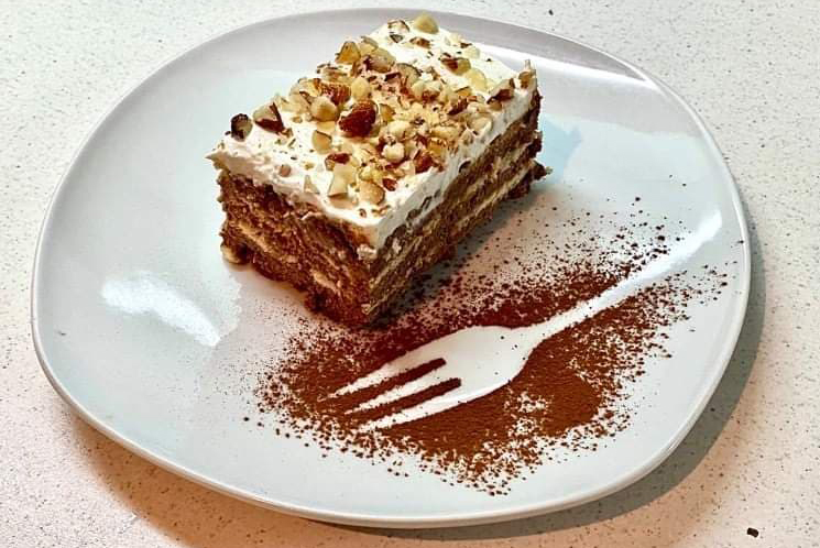 Coffee Gateau magħmul bl-irkotta u l-jogurt Grieg