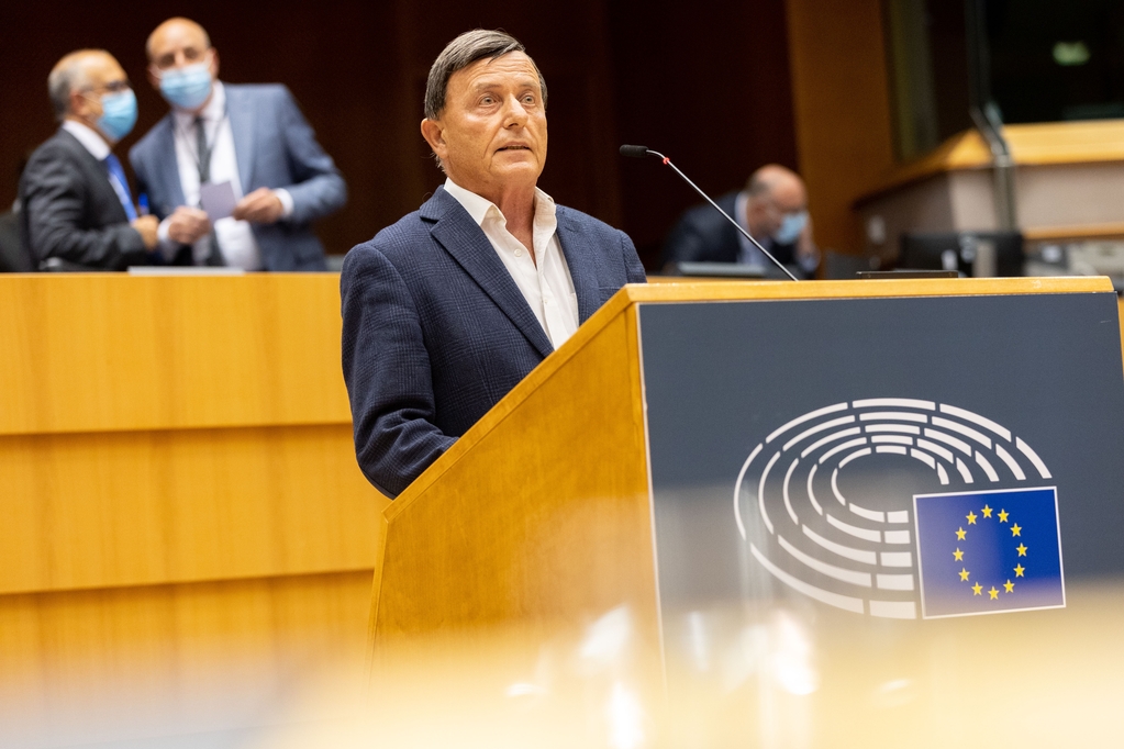 Sant hits out at lack of EU-wide solutions on migration