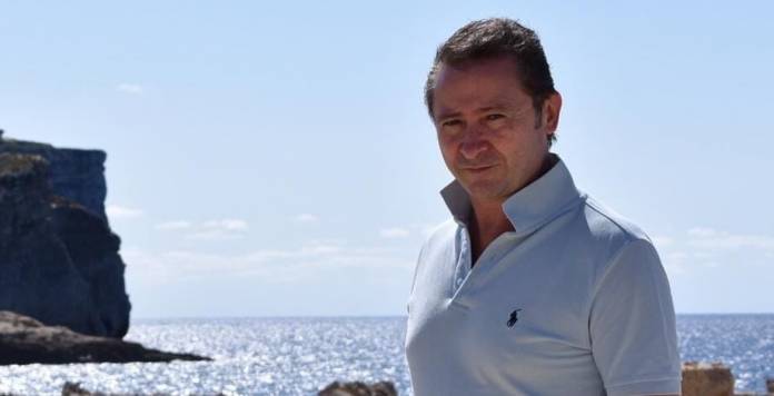 Awguri Ray! - Newsbook