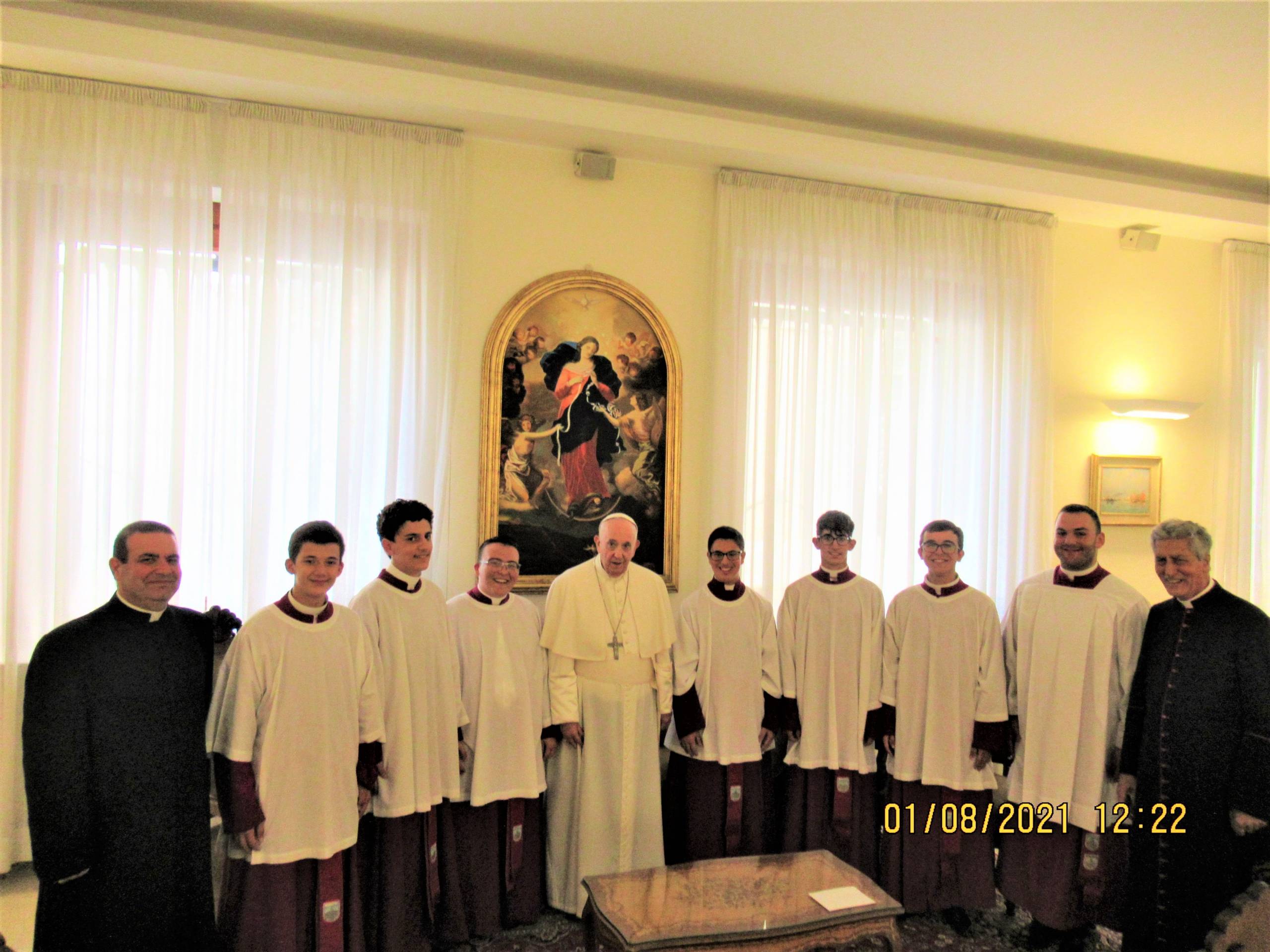 Grupp abbatini Għawdxin jingħataw il-faxxa f’Ruma