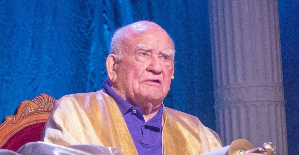 Imut l-attur Ed Asner ta' Lou Grant u The Mary Tyler Show - Newsbook