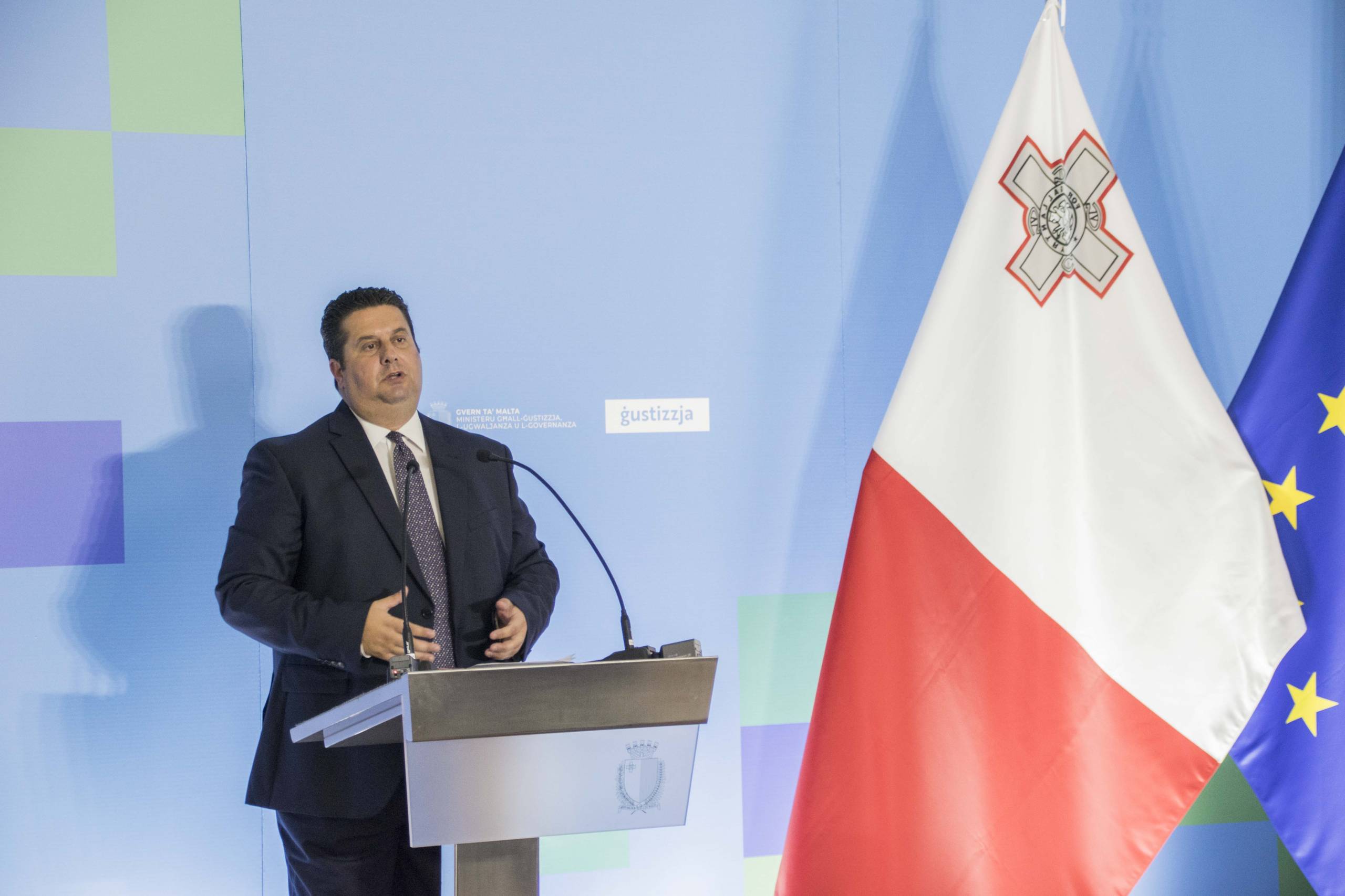 Zammit Lewis jappella lill-Gvern biex Malta ma tħallix lil Iżrael ...