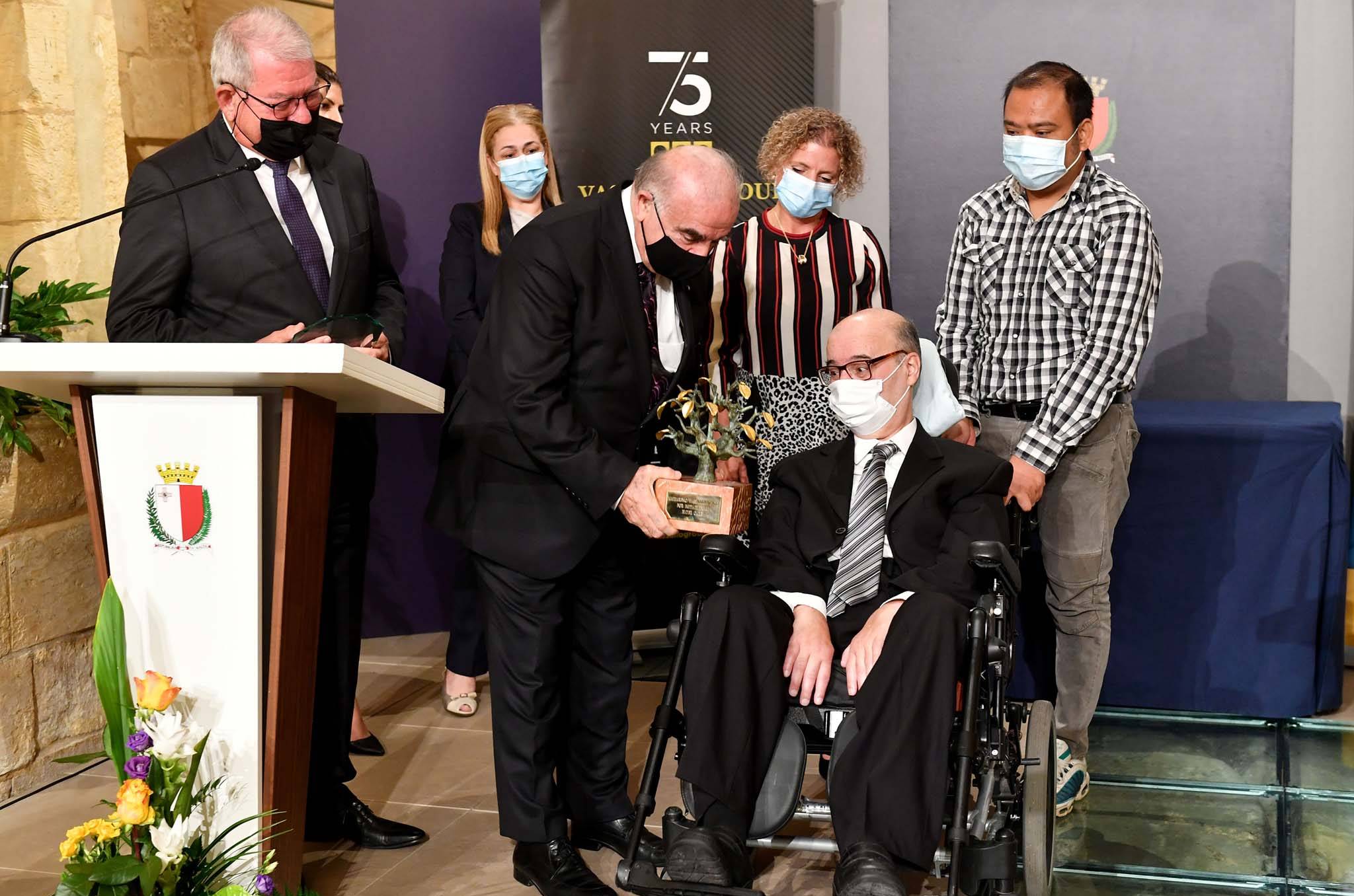 Erba' awturi jirbħu l-Premju Nazzareno Vassallo - Newsbook