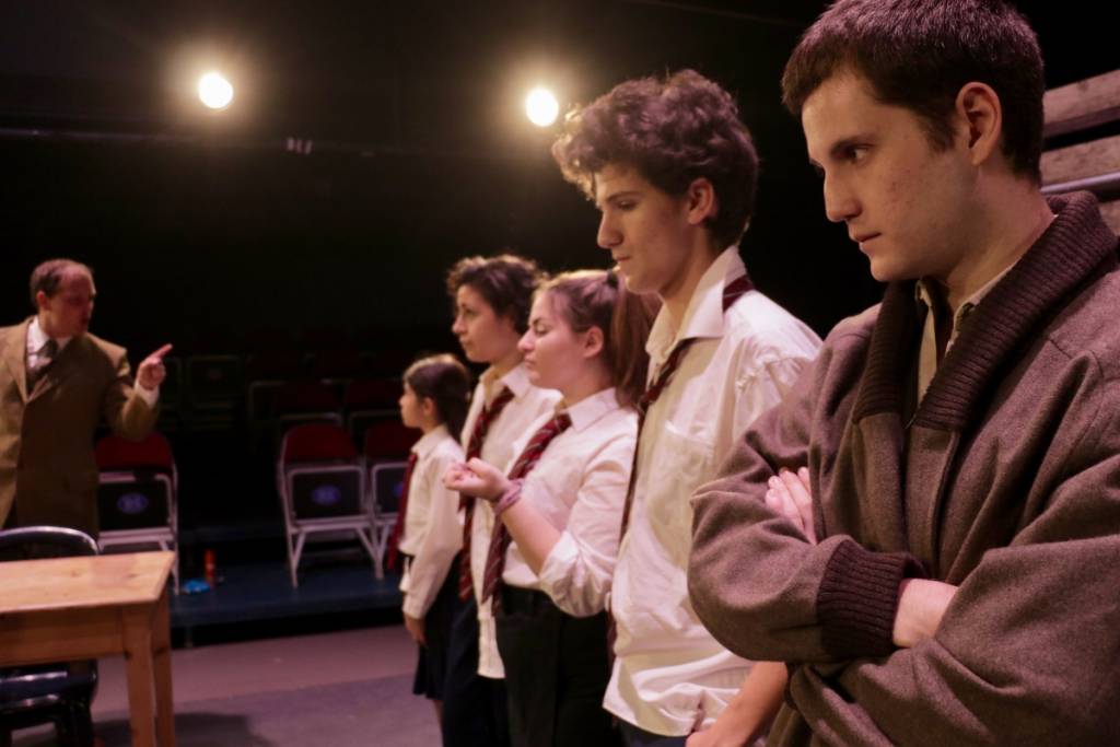 A boy and a bird at Blue Box - Newsbook