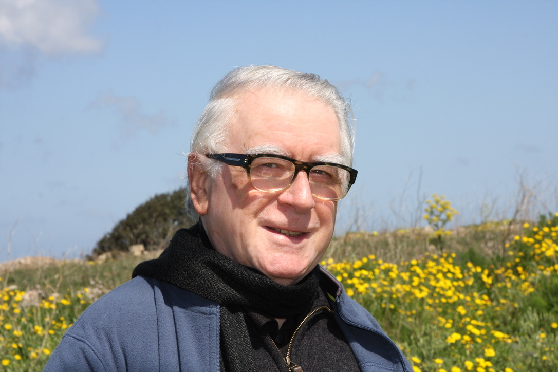 New book pays tribute to ‘Turu,’ beloved Jesuit priest