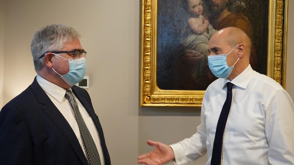 Walter Busuttil jinħatar tabib ewlieni tal-Gvern