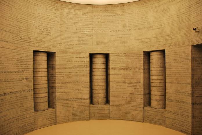 Oskar Schindler's secretary Mimi Reinhardt dies aged 107