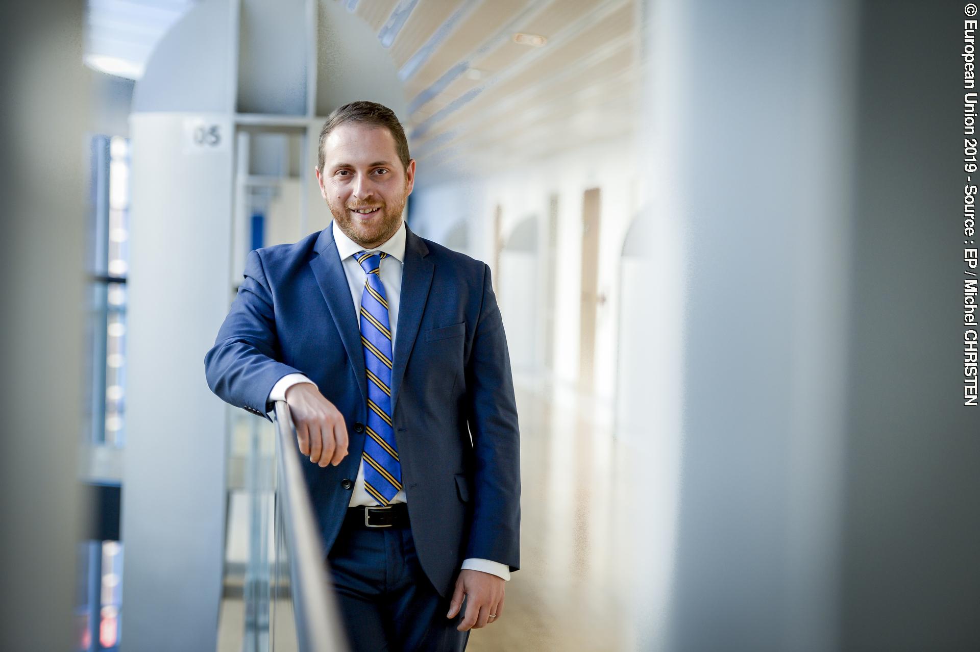 MEP objects after Latvian national recruited to EC’s Malta office