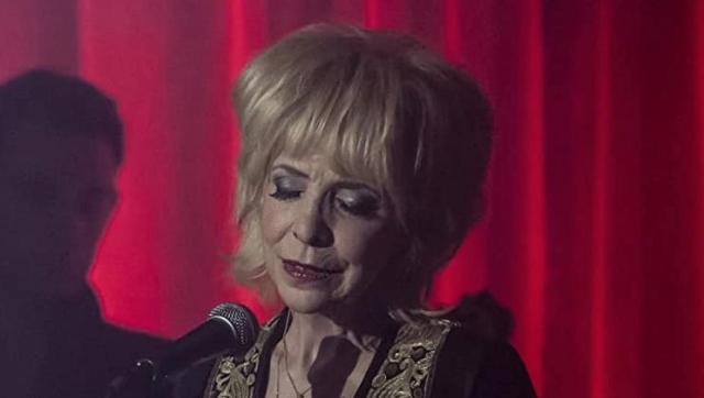 Tmut il-kantanta Julee Cruise ta' Twin Peaks