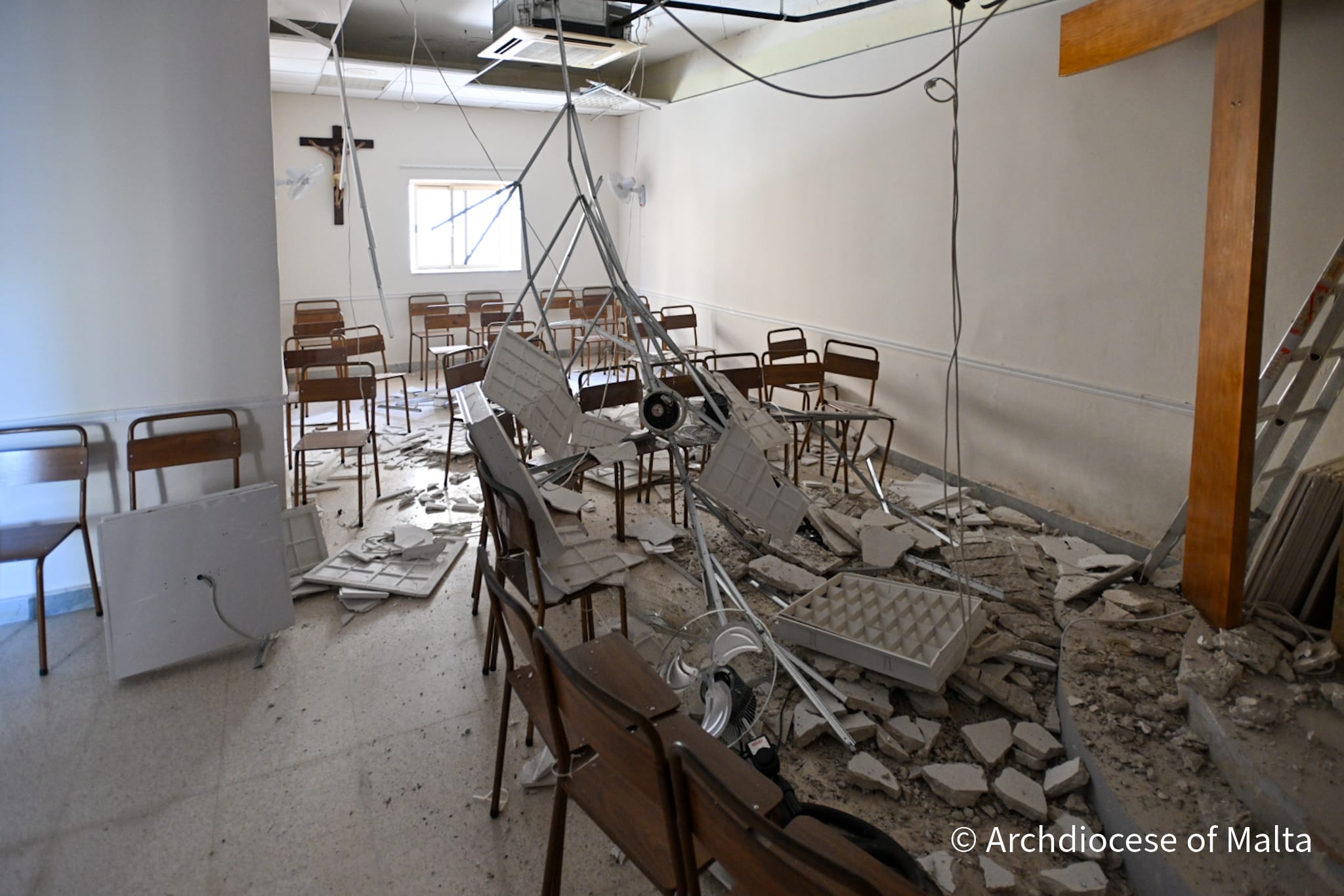 Archbishop Scicluna visits Tal-Ħawli Chapel after ceiling collapses