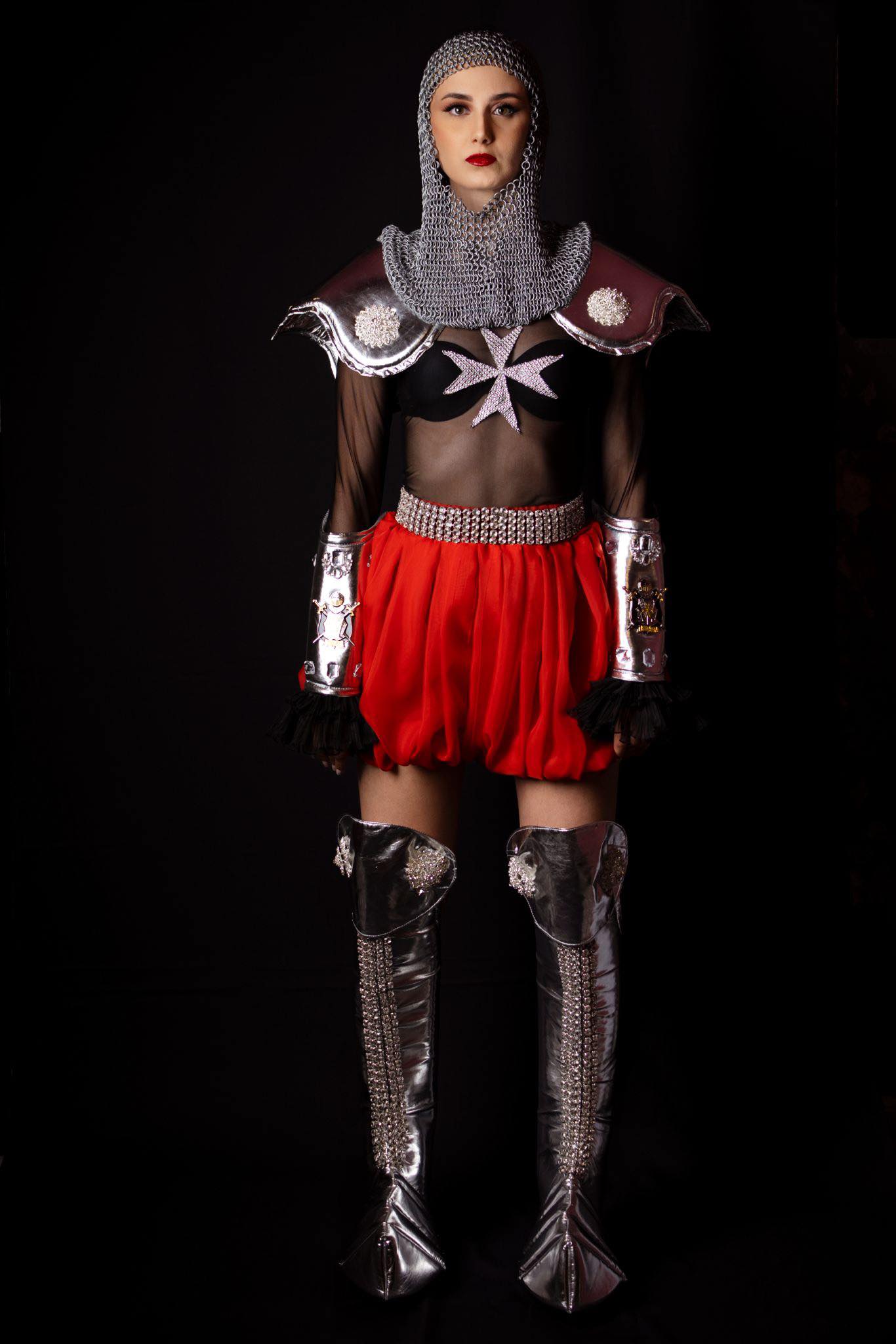 Nicole Vella bil-kostum ta' Malta għal Miss Supranational