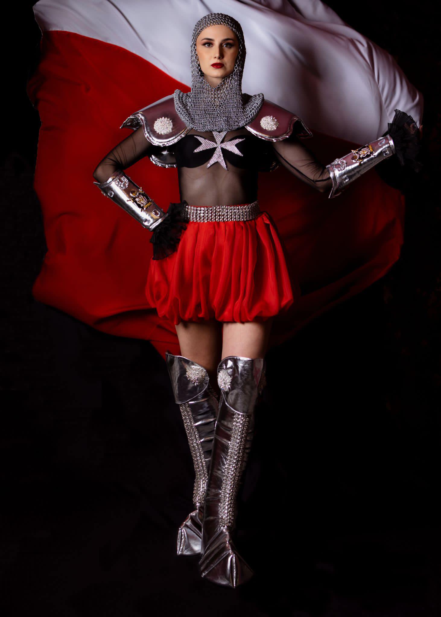 Nicole Vella bil-kostum ta' Malta għal Miss Supranational