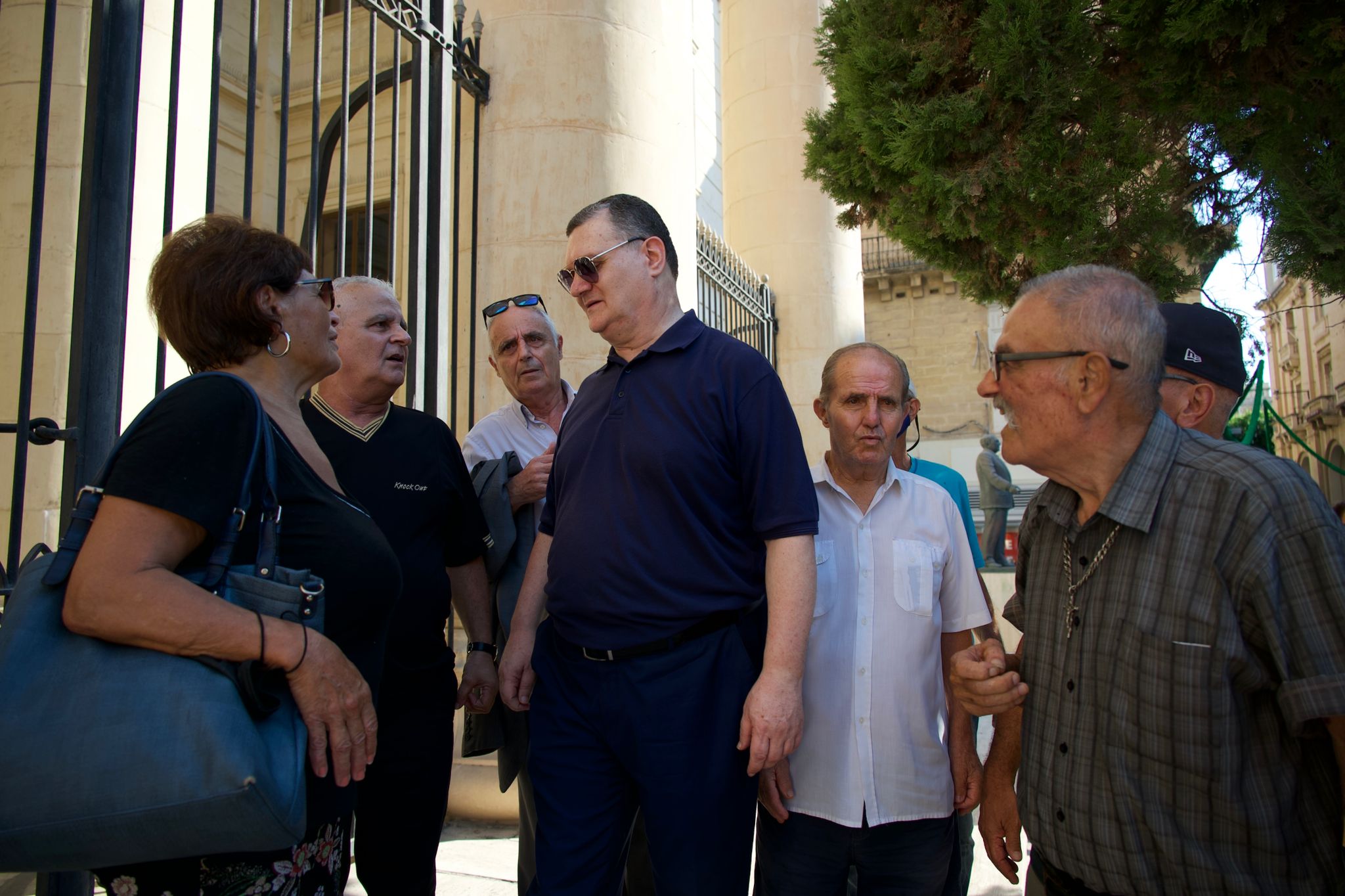Cuschieri jħeġġeġ lin-nies jinżlu fit-toroq meta jitressaq Joseph Muscat