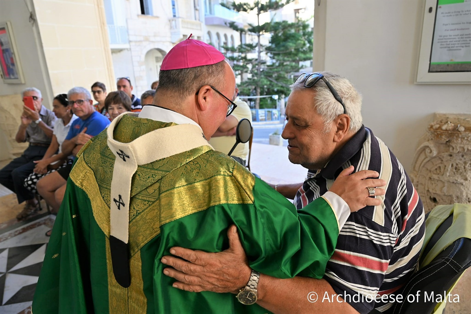"Inkunu boloh jekk ninkeddu wisq fuq x’jaħsbu n-nies dwarna"