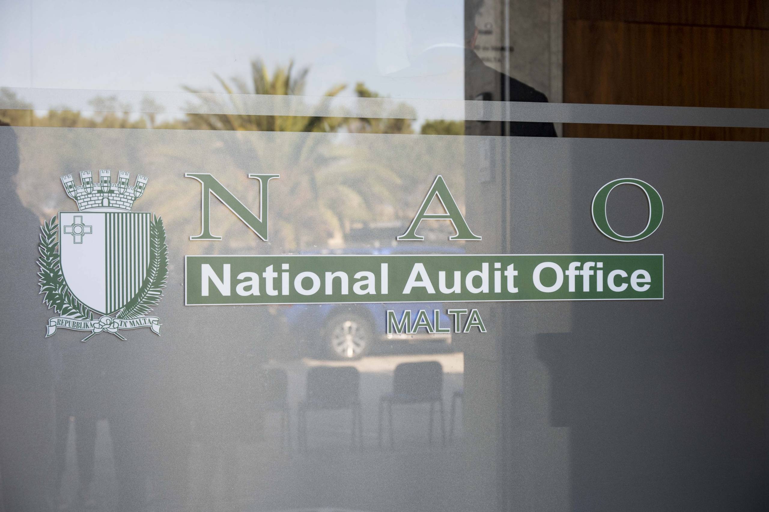 Ħafna Ministeri ma jafux min hu s-sid tal-art li responsabbli minnha ...