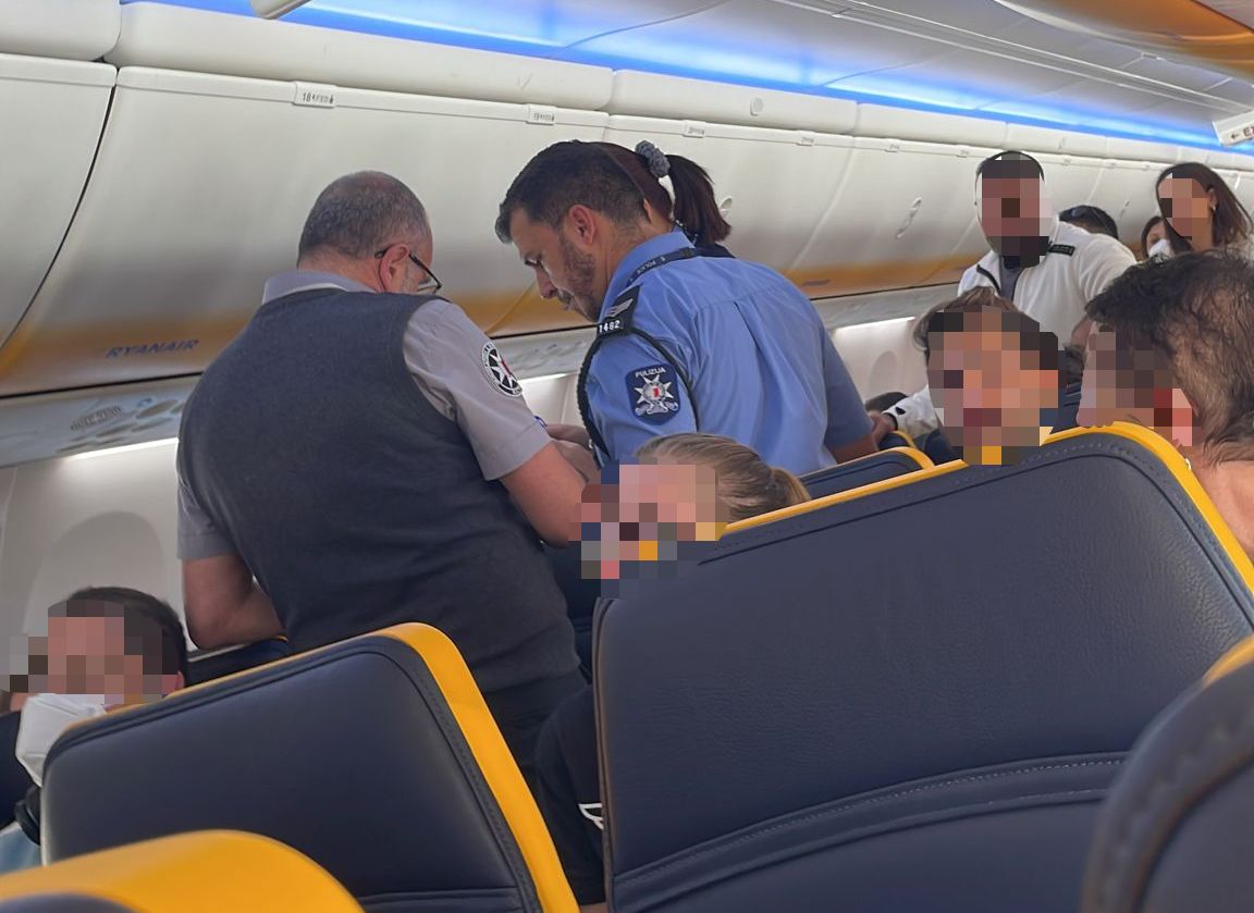Ryanair flight delayed after passengers with invalid documents are ...