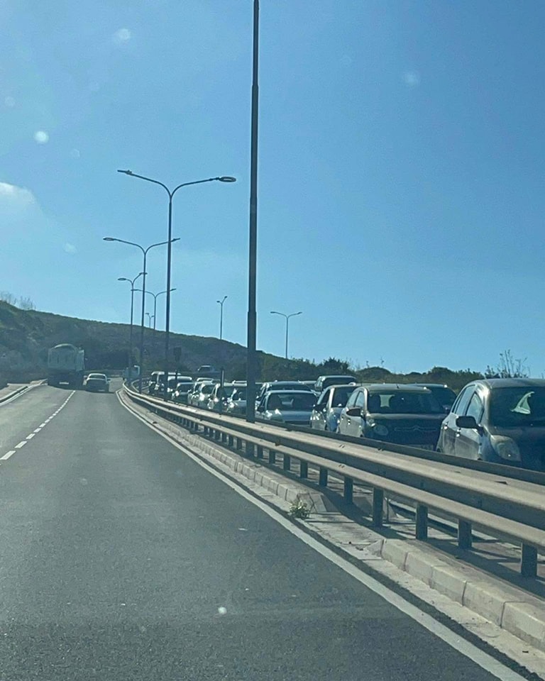 WATCH: Long ferry queues as NYE exodus to Gozo begins