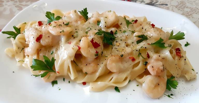 Tagliatelle bil-gambli u s-Sambuca - Newsbook