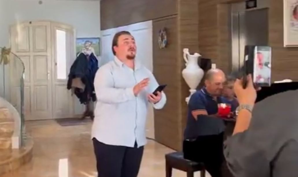 Filmat: Il-baritonu Charles Buttigieg jinterpreta Xemx quddiem il ...