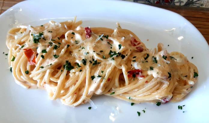 Spaghetti bit-tewm u bl-irkotta - Newsbook