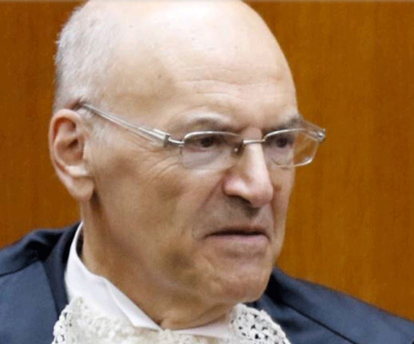 Anti-deadlock mechanism brings end to standards commissioner saga