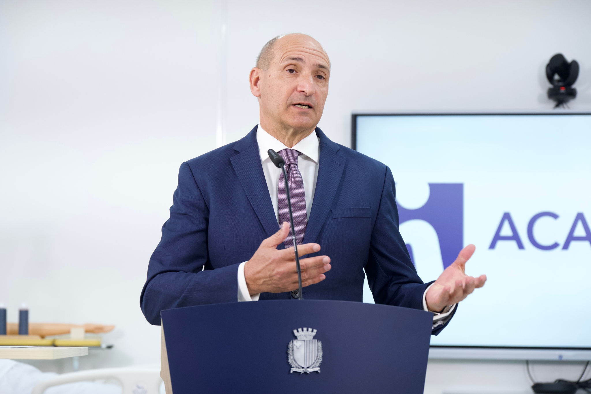 L-emendi dwar l-abort għal wara l-kummissarju tal-istandards – Fearne