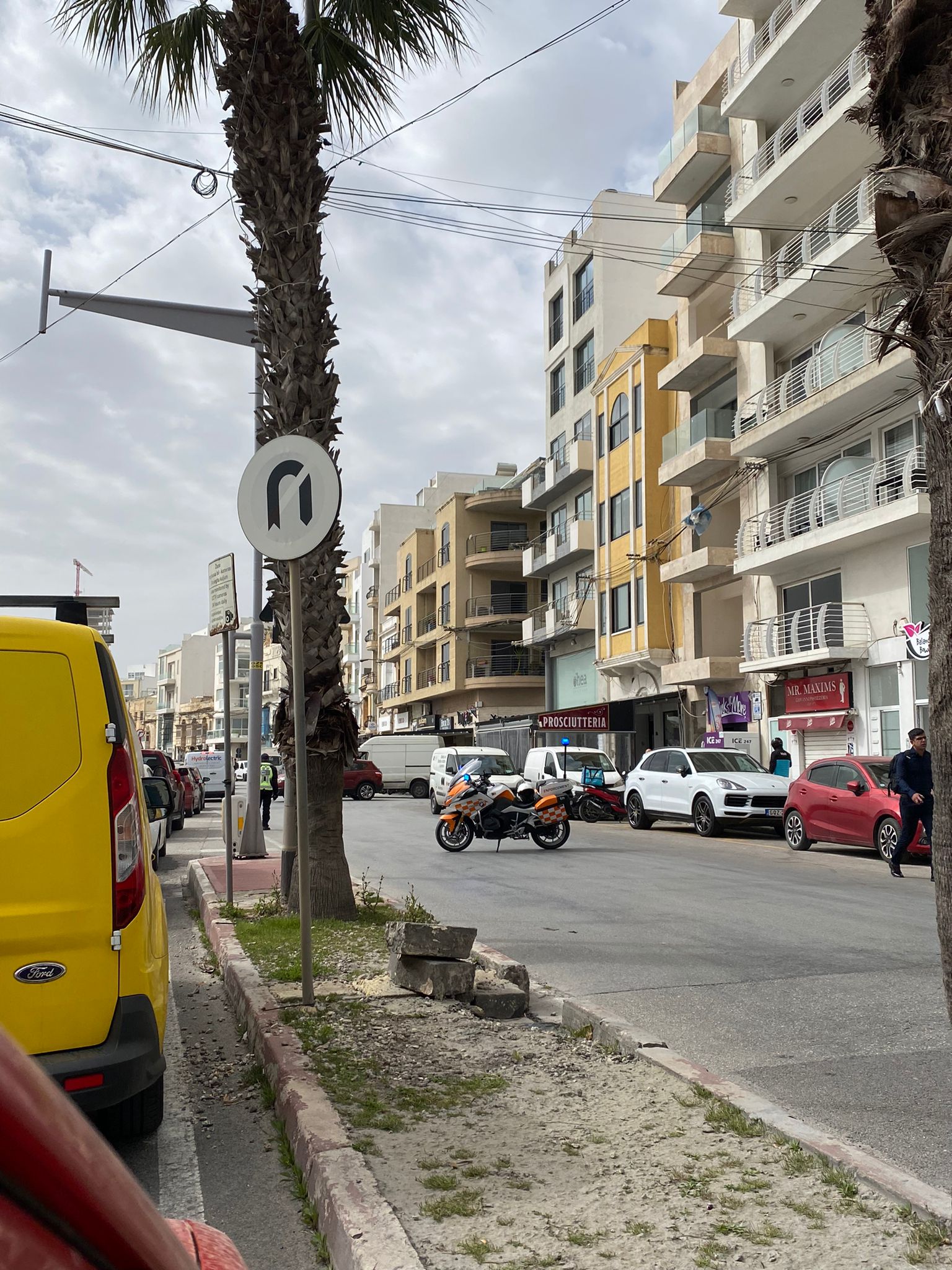 Raġel jittajjar minn mutur fil-Gżira - Newsbook Raġel jittajjar minn mutur fil-Gżira - Newsbook